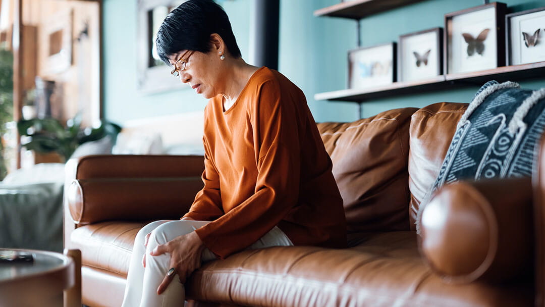 Aching Knees? Here’s How to Ease the Pain | University Hospitals